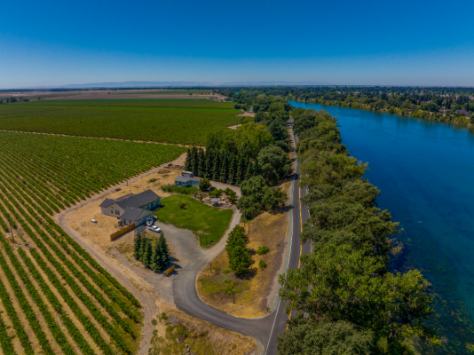 Luxe & Comfy Vineyard Estate ~ Breathtaking Views! | Clarksburg ...