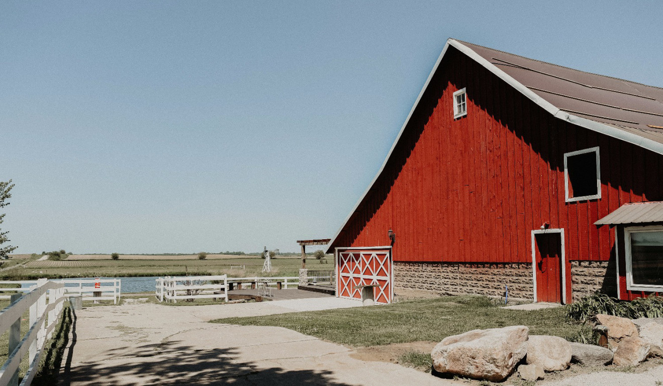The Rustic Rose Barn | Roland, Iowa, United States | Venue Report