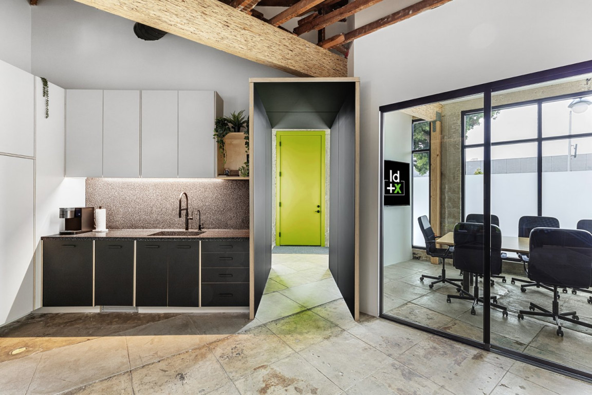 52SIXTY | Mid City, Los Angeles, California, United States - Venue Report