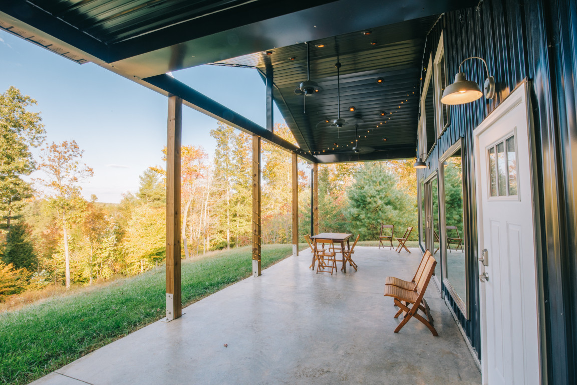 Hemlock Springs | Rogers, Kentucky - Venue Report