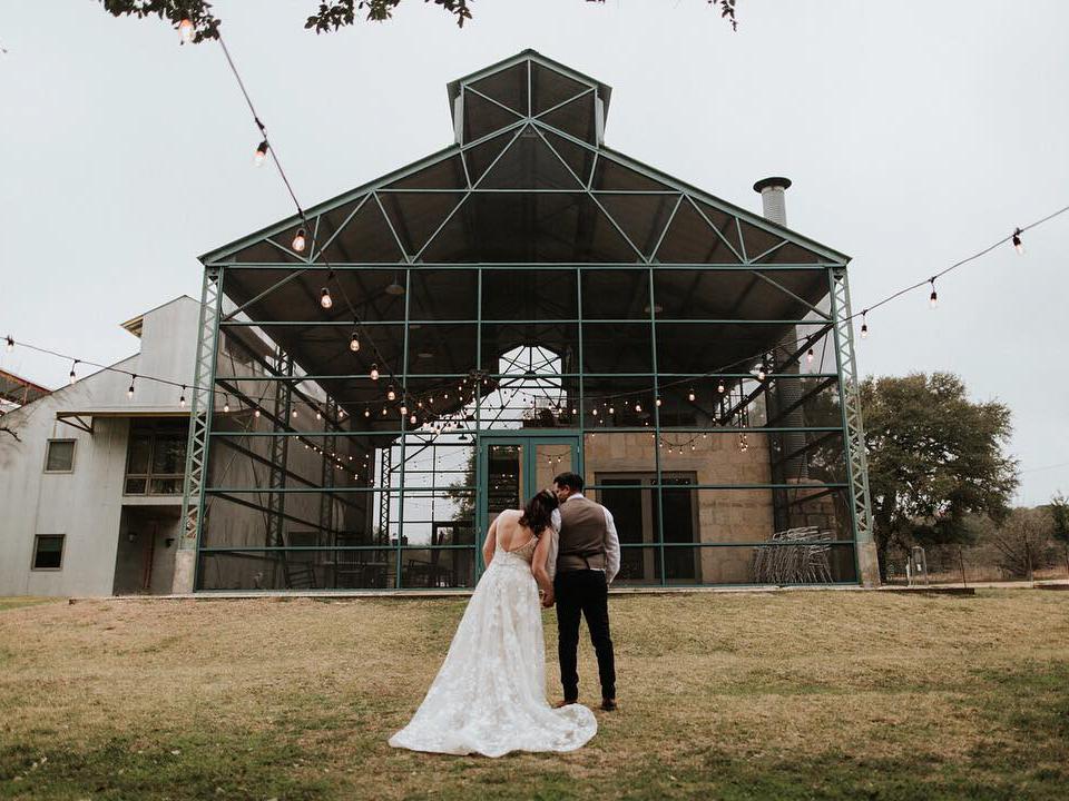 21 Unique & Extraordinary Wedding Venues in Austin